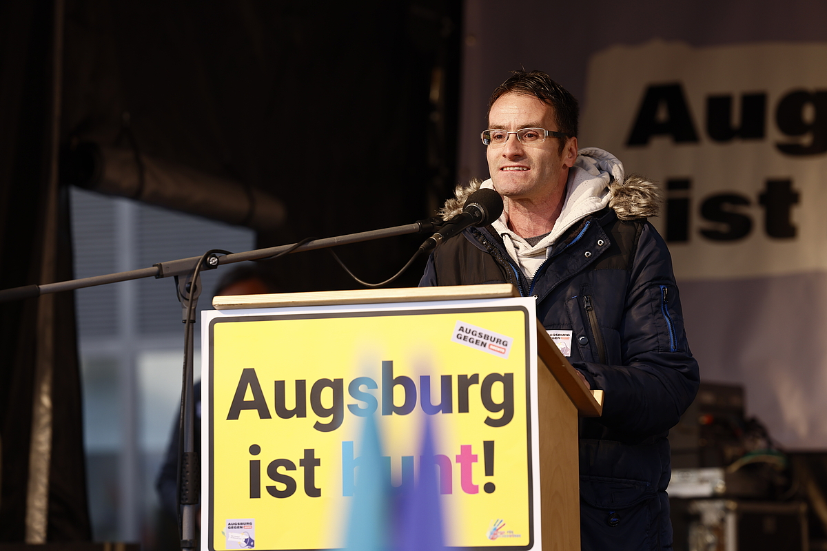 Helmut Wieser vom DRW mit einer Rede gegen Extremismus